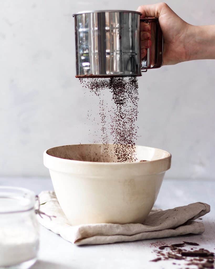 How to take action shots in food photography - Cupful of Kale
